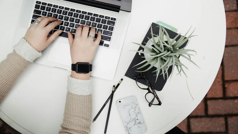 These remote jobs pay $36 an hour or more and cut daily expenses. Could ...