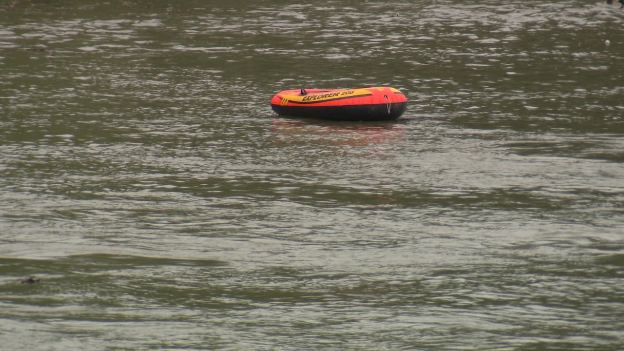 Calgarians told to stay clear of rising water this weekend