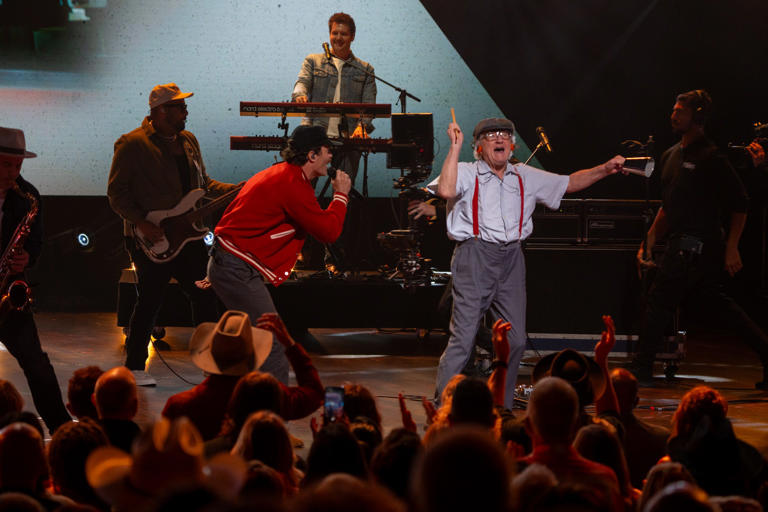 Brandon Lake, MercyMe lead emotional night at K-LOVE Fan Awards