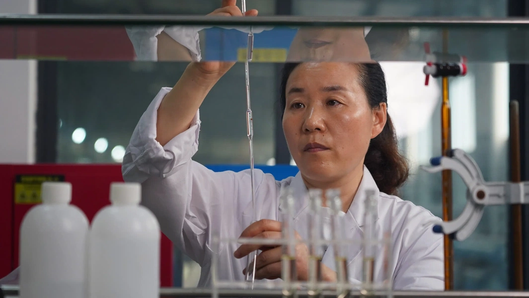 Laser-etched solar panel turns seawater into fresh water without waste
