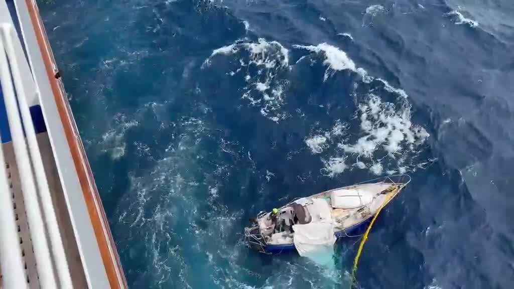 74-year-old rescued off Oregon coast after boat disabled in storm