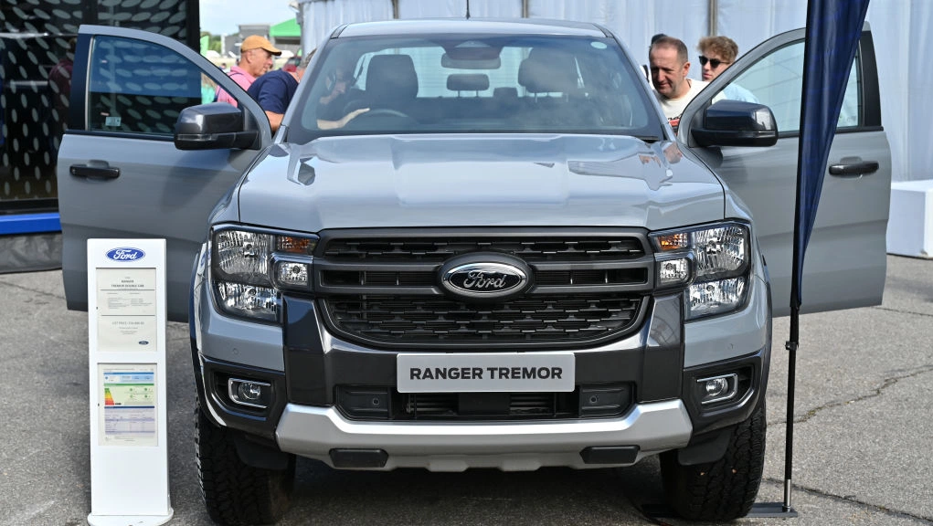Ford unveils UK-only Ranger double cab 2-seat model