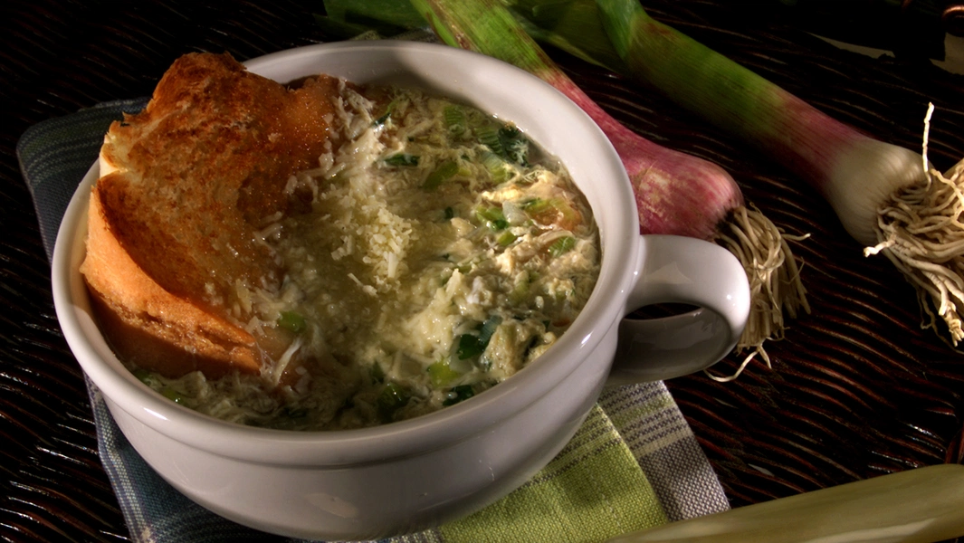 Cozy garlic soups for every craving