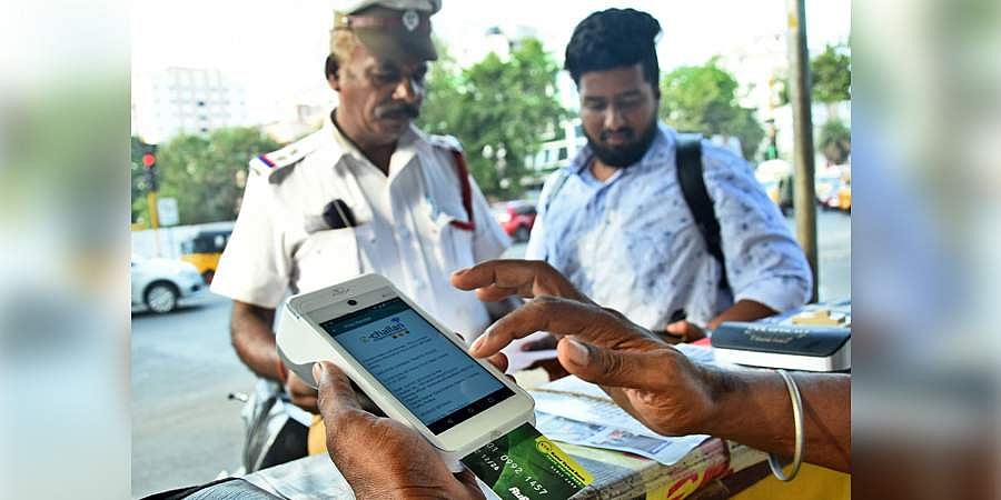 Delhi traffic police receive 1,500 e-challan units
