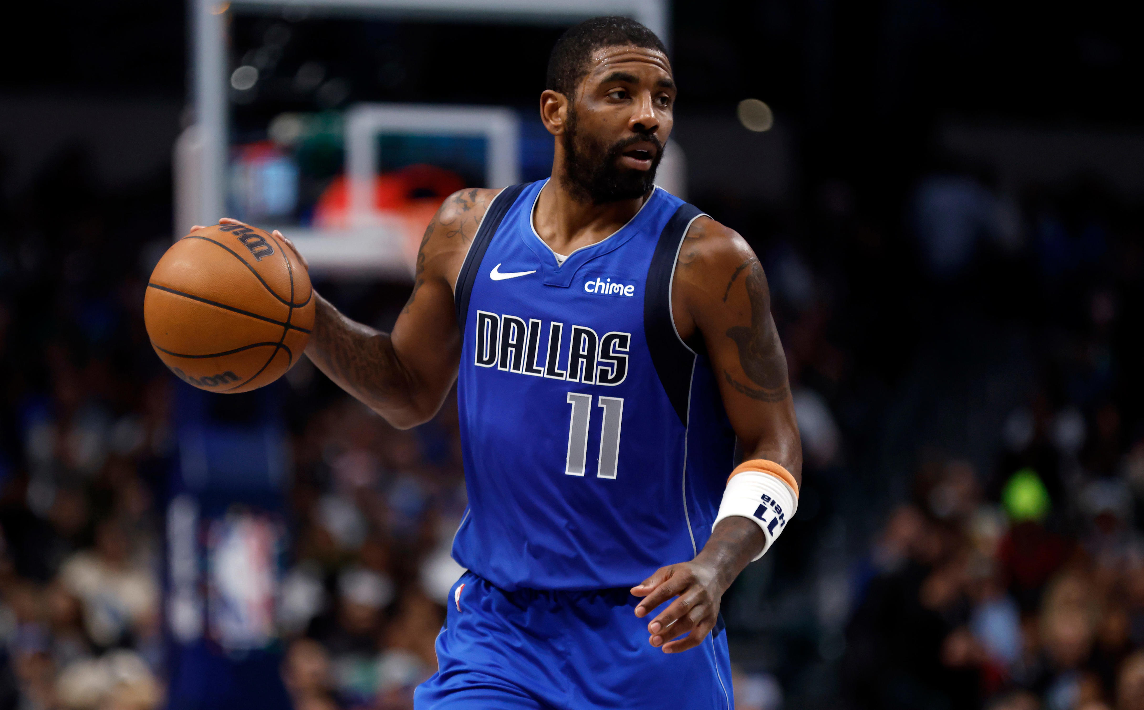 NBA insider downplays talk of Lakers considering Kyrie Irving