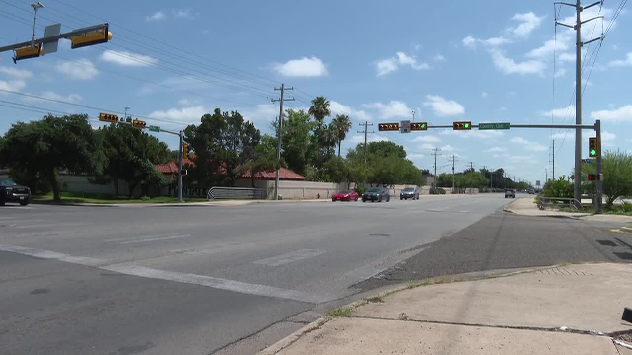Two teens arrested after 17-year-old assaulted at Laredo stoplight