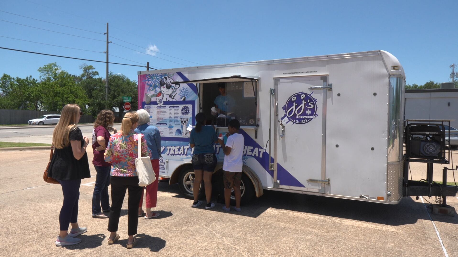 Popular Bryan snowcone shop fights to stay open