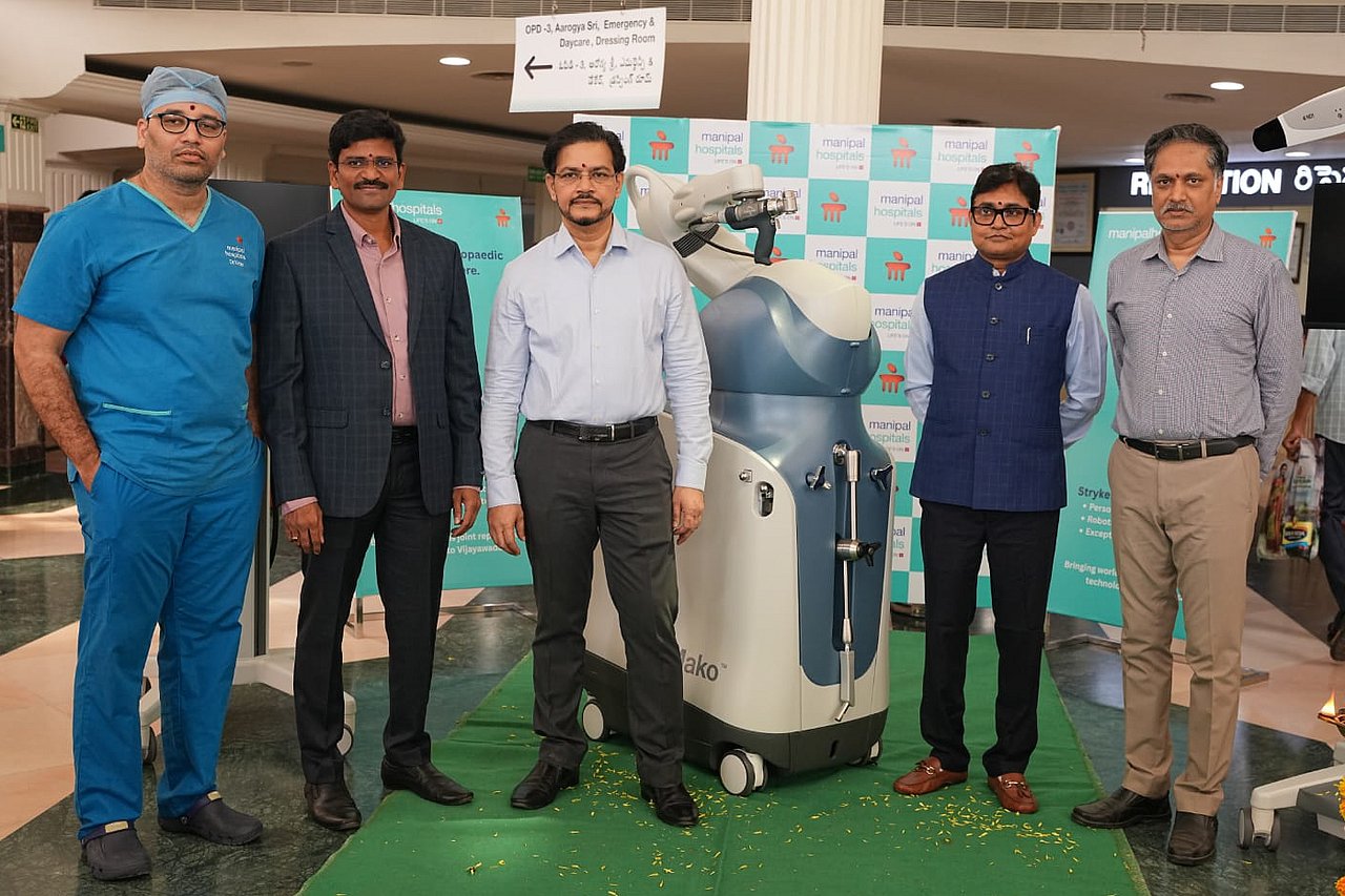 Manipal Hospital unveils robotic surgery system