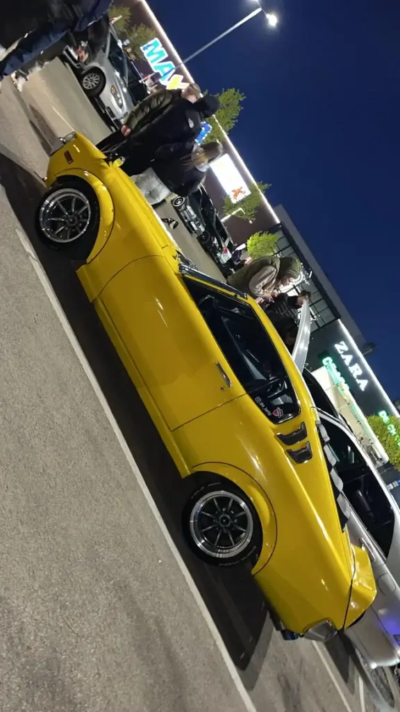 Man goes to car meet and is left baffled as to what the Mustang-looking ...