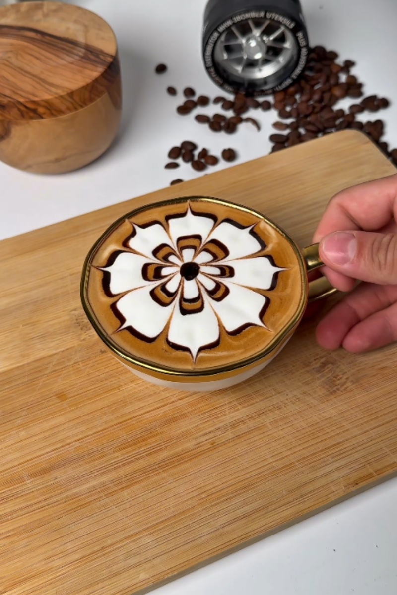 Floral latte art pattern coffee design