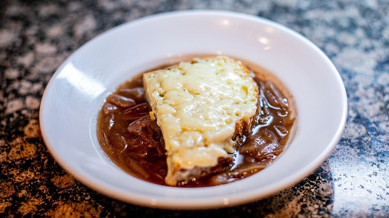Easy French onion soup recipe