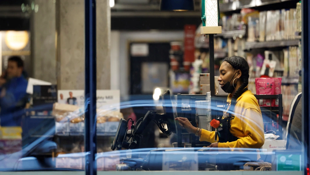 US savings rate falls to 2.6% as costs climb