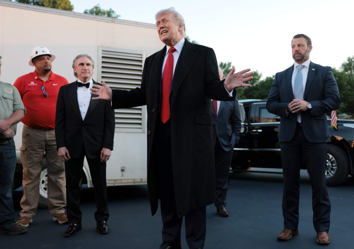 Trump mocks Thomas Massie, Marjorie Taylor Greene as 'loser' gang in ...
