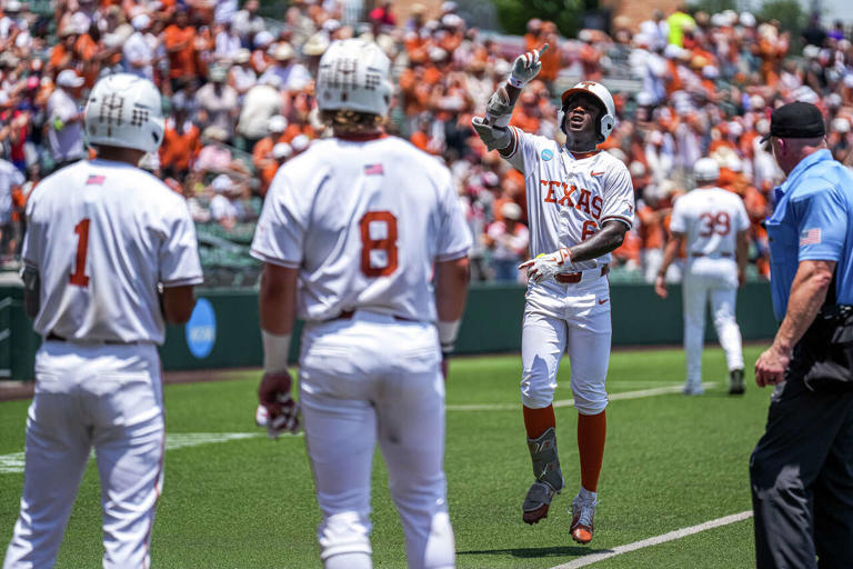 Texas baseball: Anthony Pack Jr. and Aiden Robbins make the most of ...