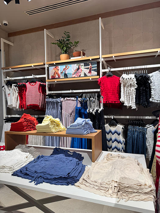 Abercrombie & Fitch opens first store in PH
