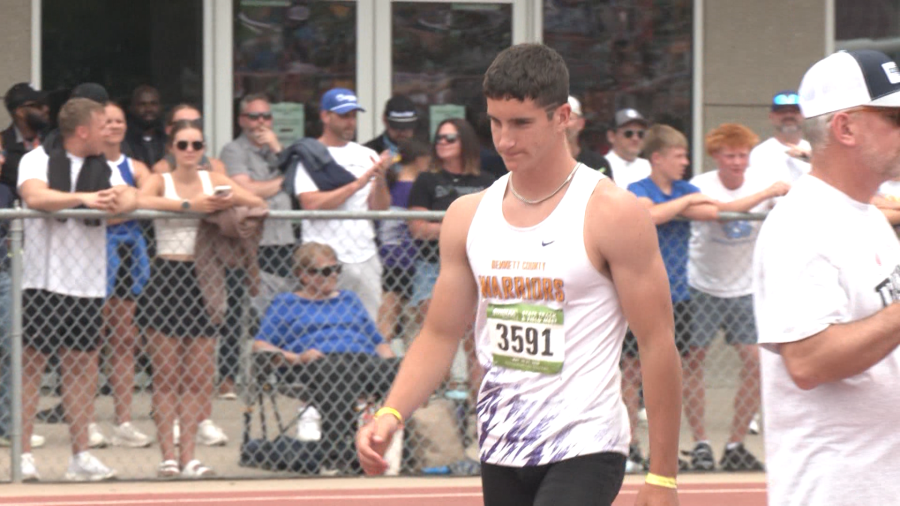 O’Neill sets Class B boys high jump record