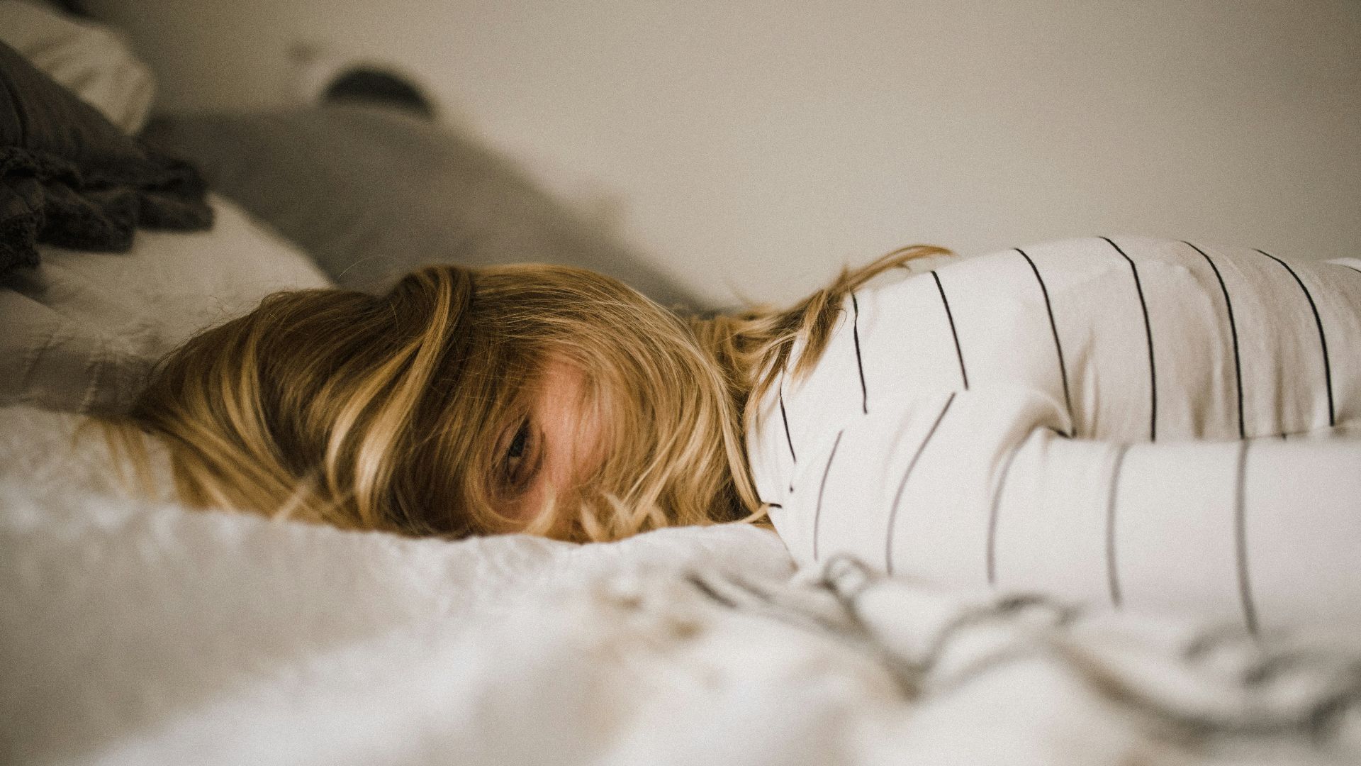 20 reasons you wake up tired even after a full night’s sleep
