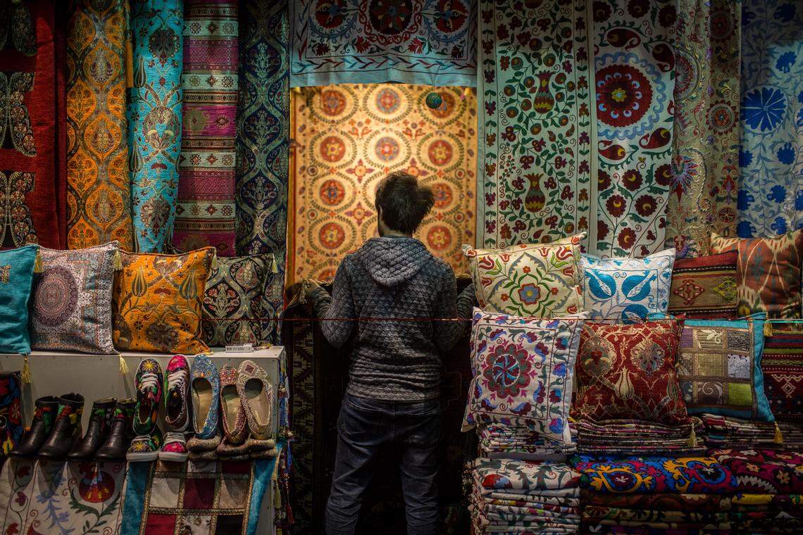 Skip the souvenir shop: The best craft markets in the world worth ...