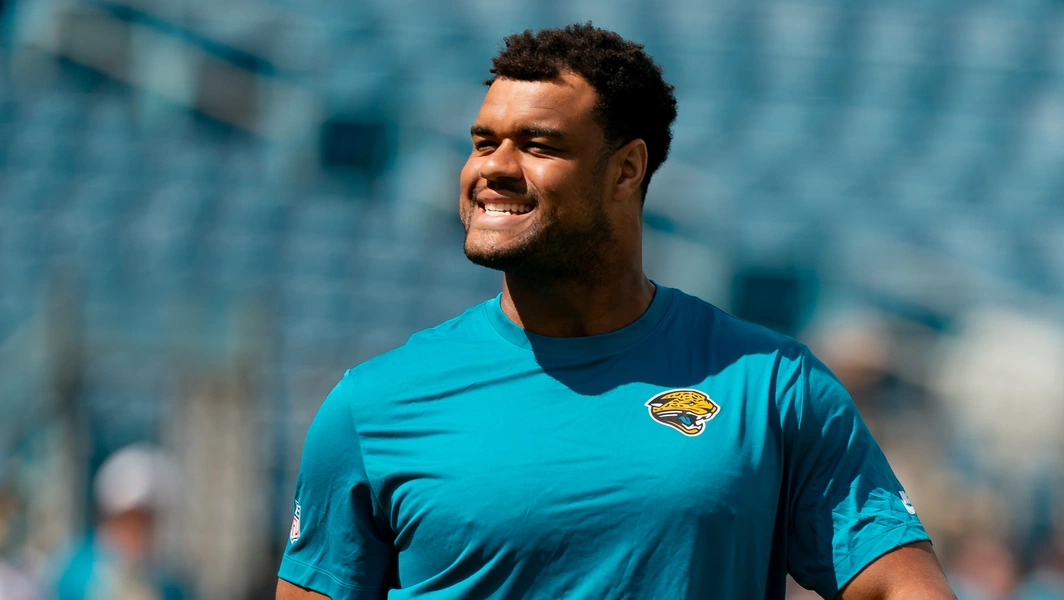 Jaguars weigh cap-saving cuts, Strange extension before key deadlines