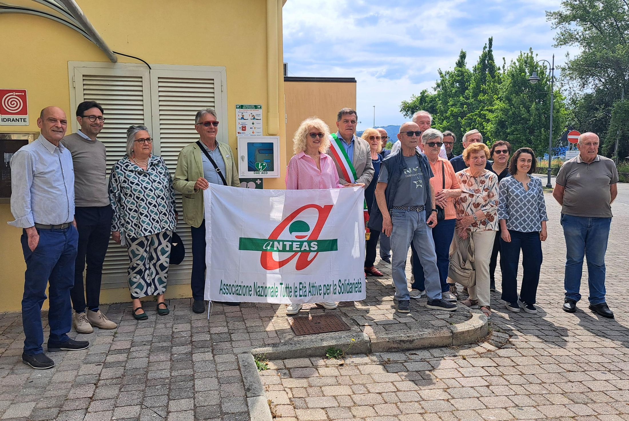 Aumentano i defibrillatori. Ecco quello donato dalla Cisl