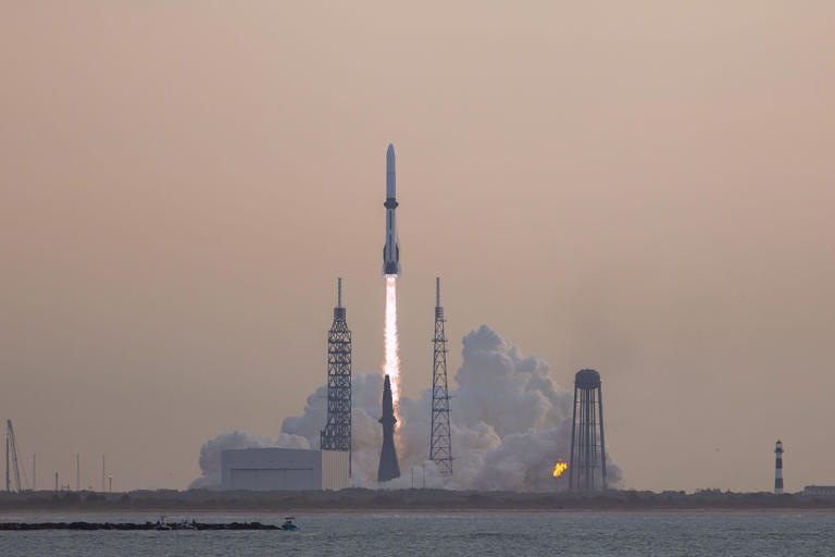 Blue Origin's New Glenn rocket ground test ends in fiery Florida explosion