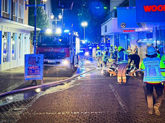 „Es war heftig“: Sechs Verletzte und ein Toter bei Brand in Werls ...