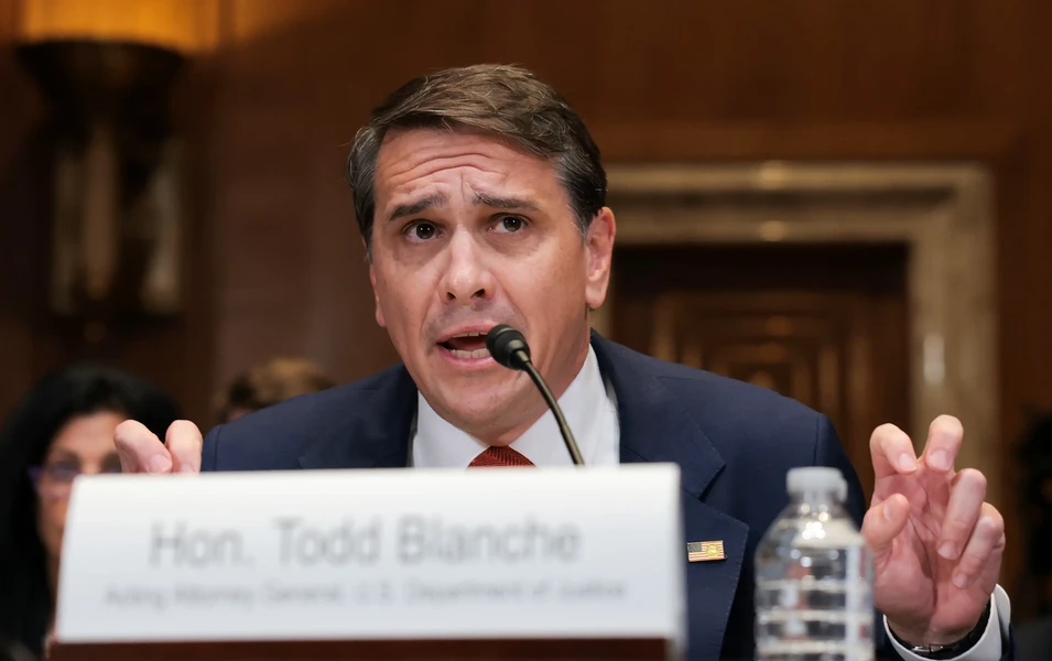Congress presses DOJ over Maxwell prison transfer timing