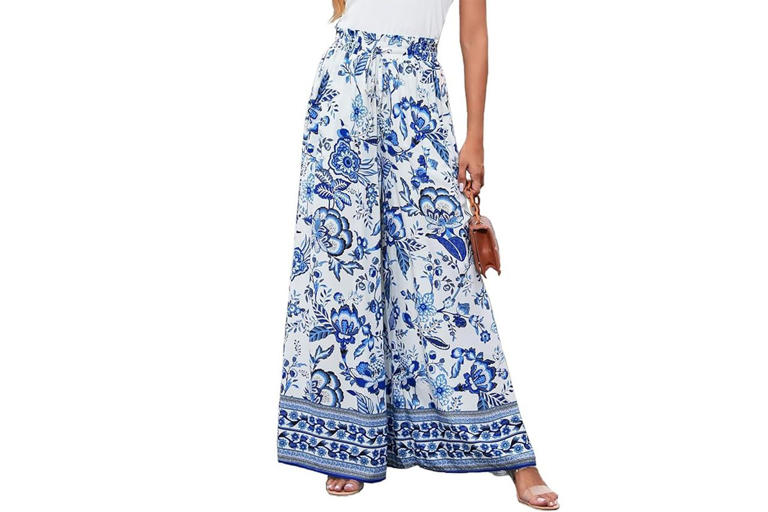 Jean Smart, 74, just swapped heavy denim for billowy floral pants — and ...