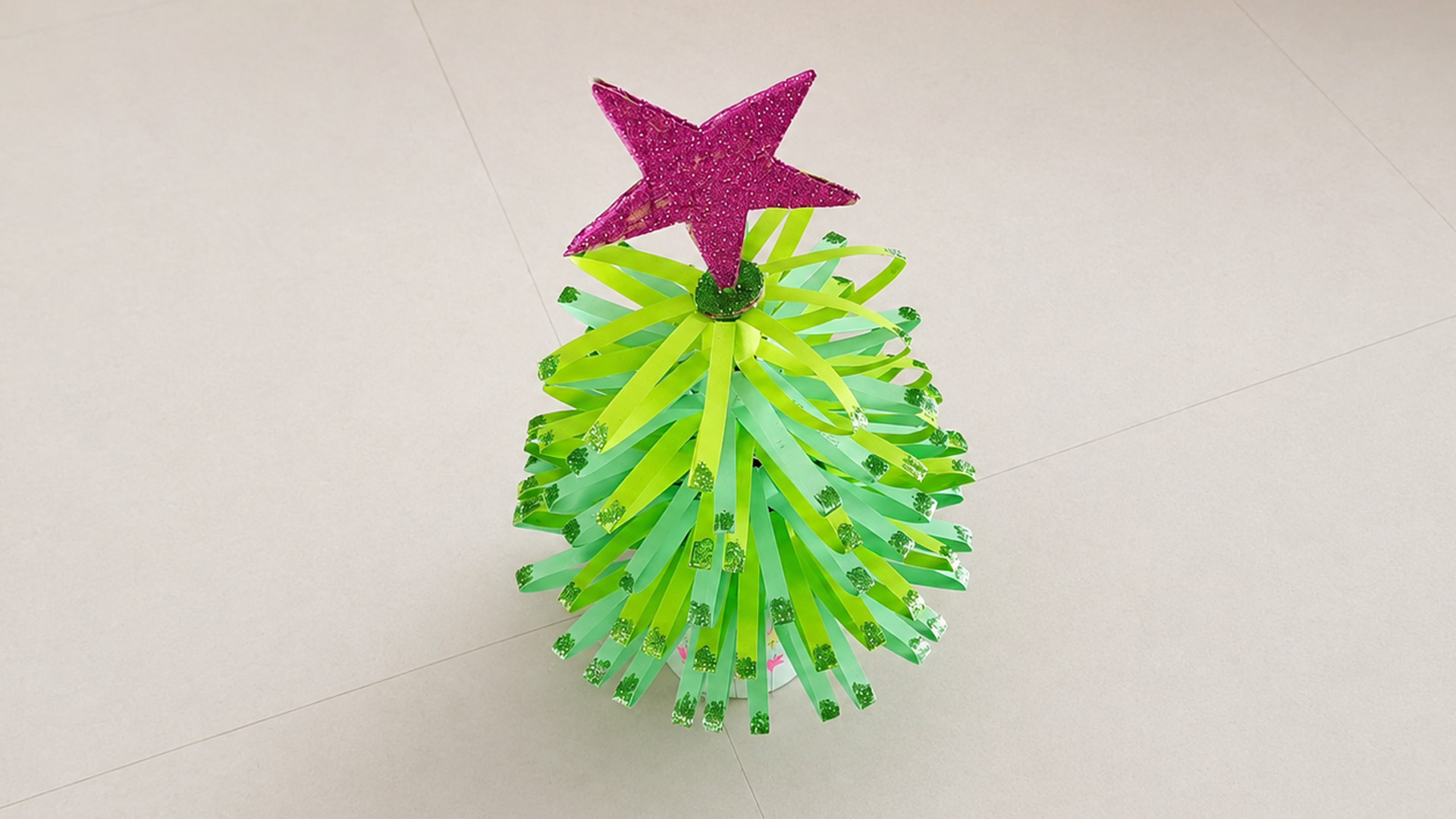 Simple DIY Christmas tree craft ideas for children