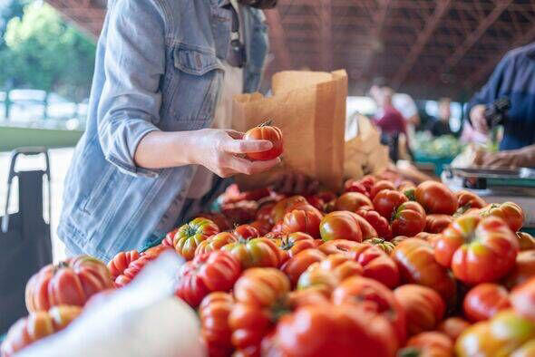 Tomatoes stay fresh for months if washed in one common kitchen ingredient