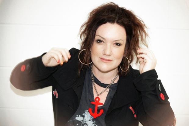 Singer-songwriter to perform intimate unplugged set at theatre