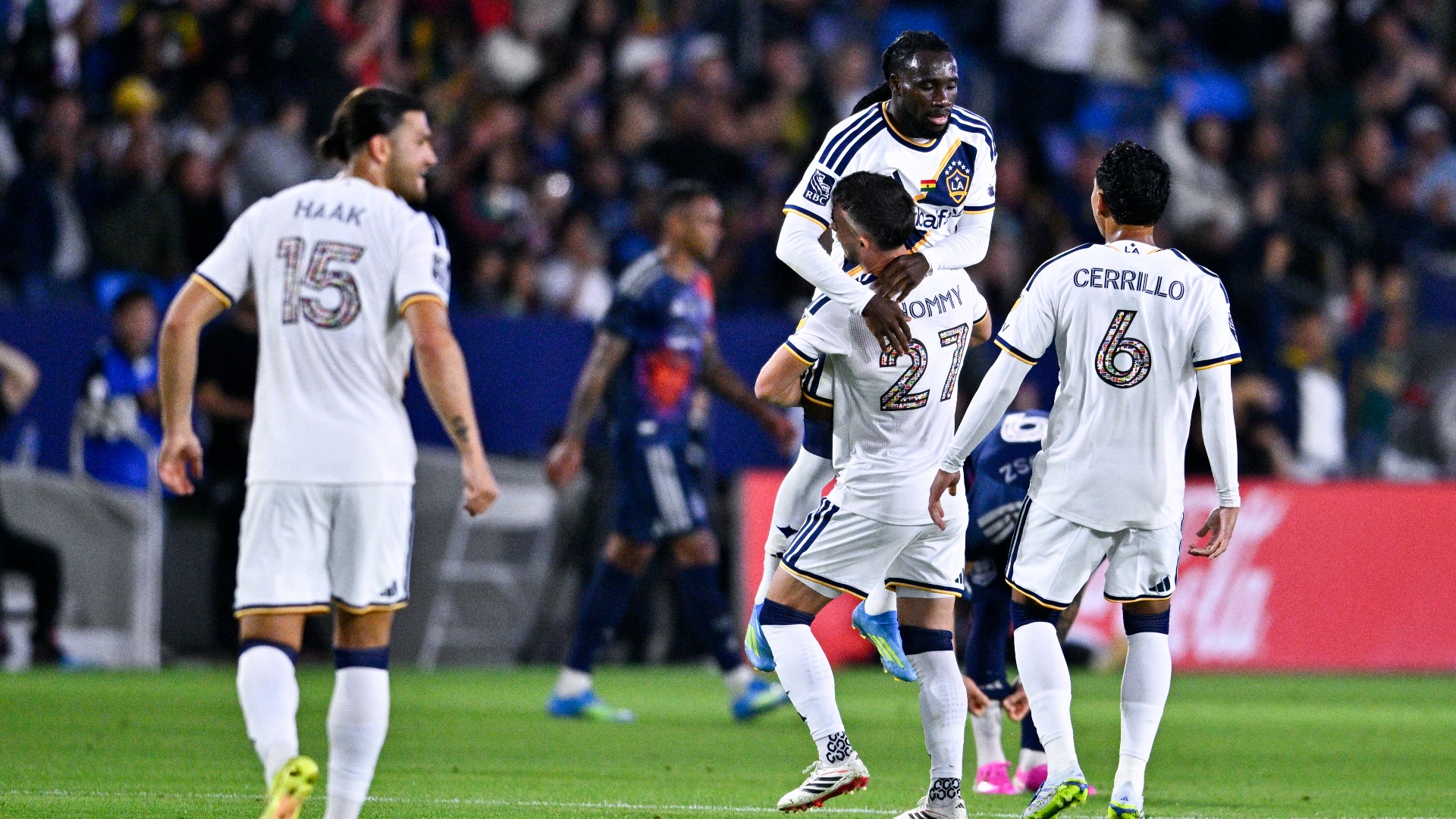 LA Galaxy inches toward playoff contention; Lionel Messi injured