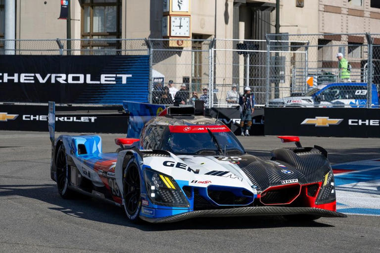 Cadillac sweeps front row for IMSA Detroit sprint race