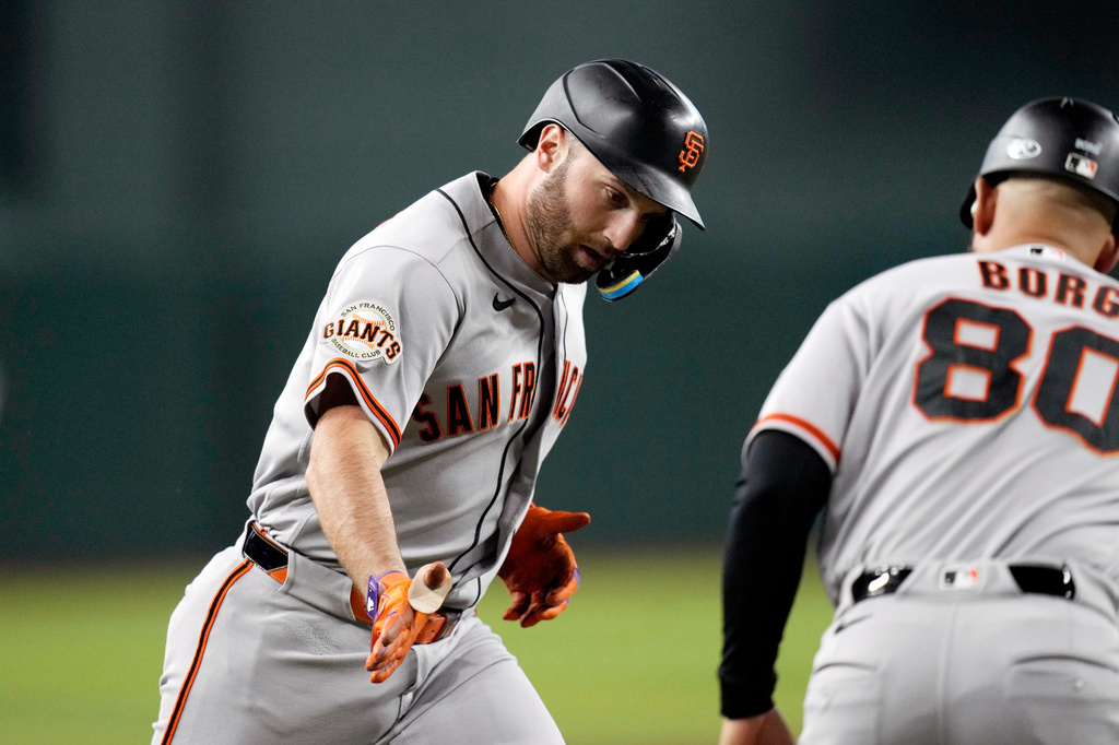 Giants reassign 3B coach Borg, name Wotus interim coach