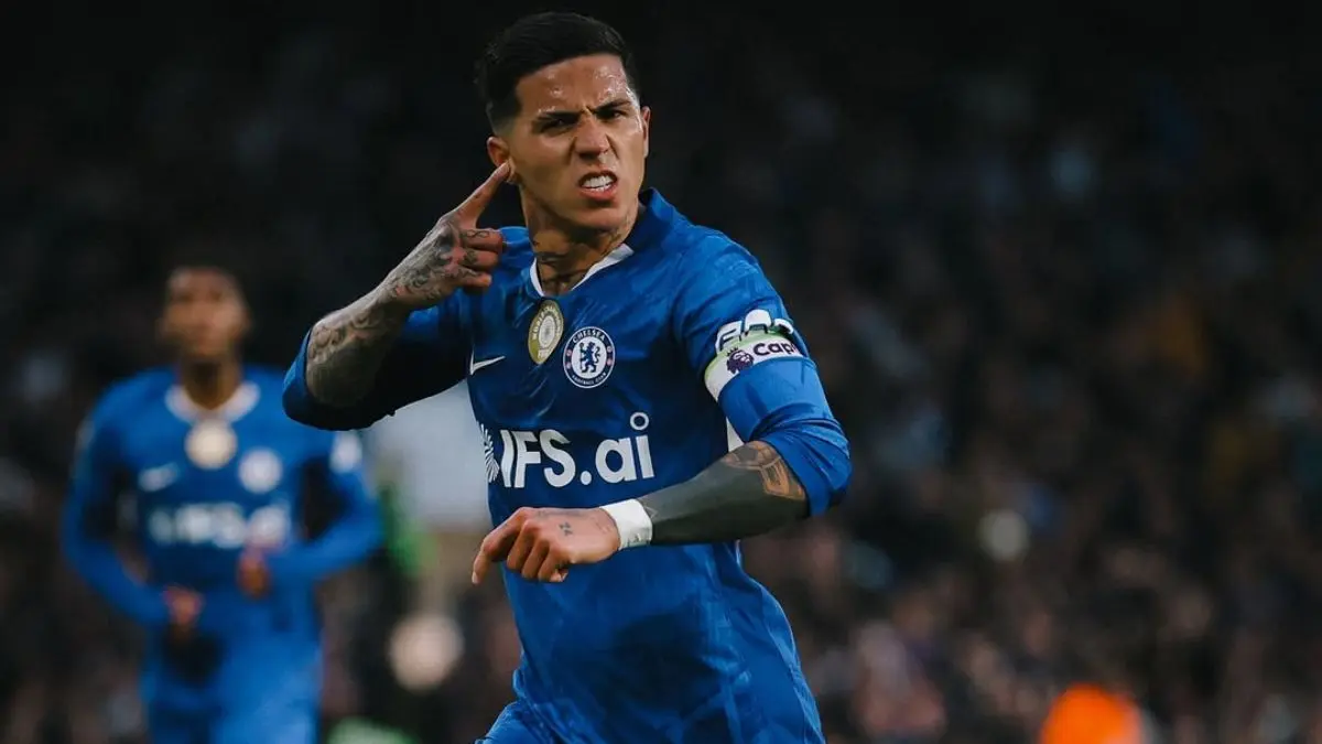 Rumor kepergian Enzo Fernandez semakin santer, Chelsea pasang harga Rp ...