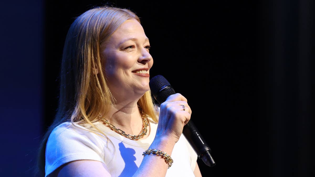Sarah Snook stars in a new limited series remake of Hitchcock's 'The ...