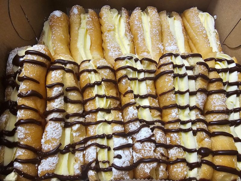 The West Virginia bakery that invented the cream filled hot dog pastry ...