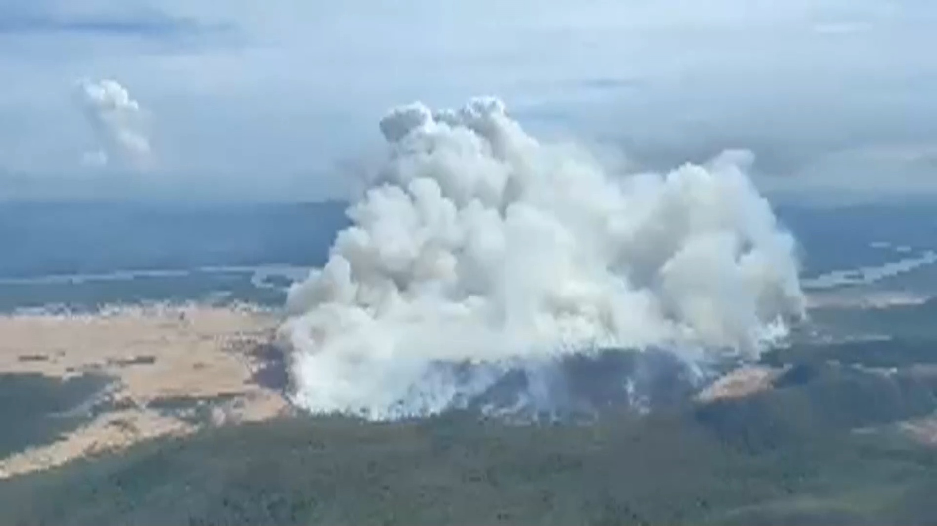 Un rayo causa un incendio forestal en un parque nacional de Costa Rica