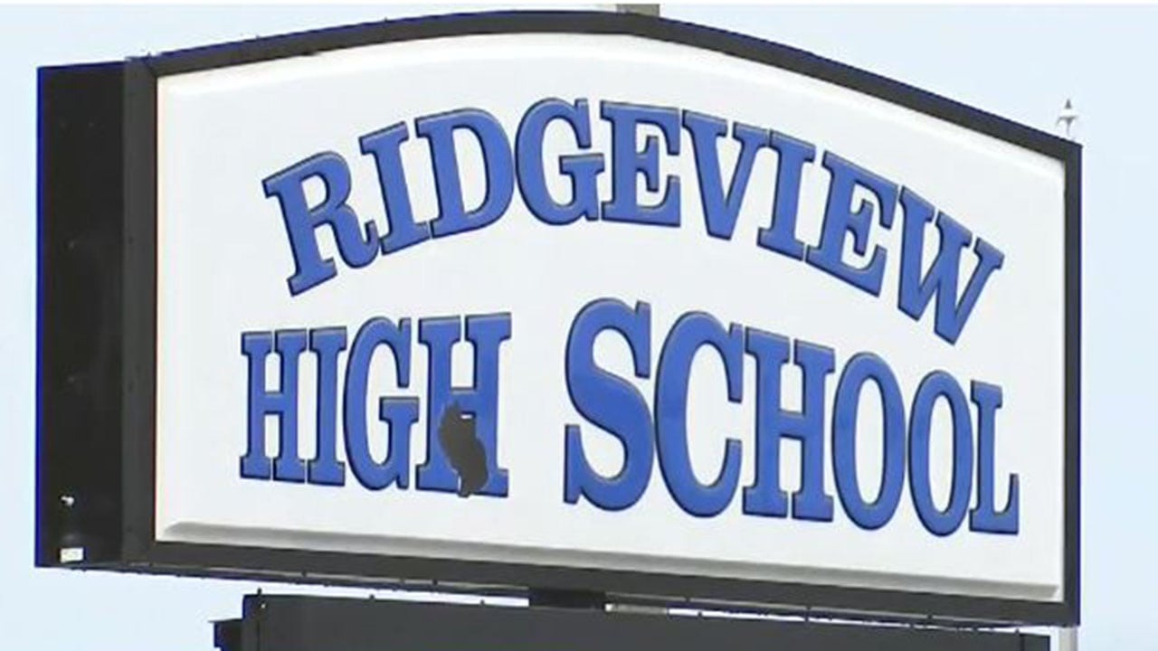 Ridgeview High School teacher arrested, accused of sending sexually ...