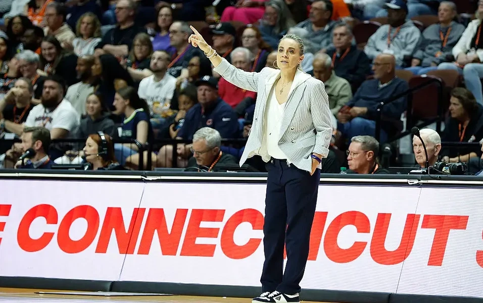 Hammon blasts WNBA officiating after Aces' loss to Wings