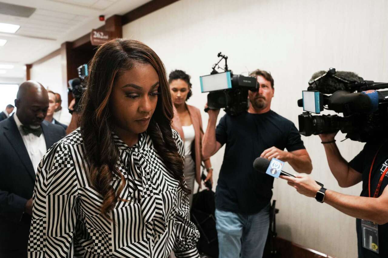 Harris County DA reindicts 4 in HISD teacher cheating scandal ...