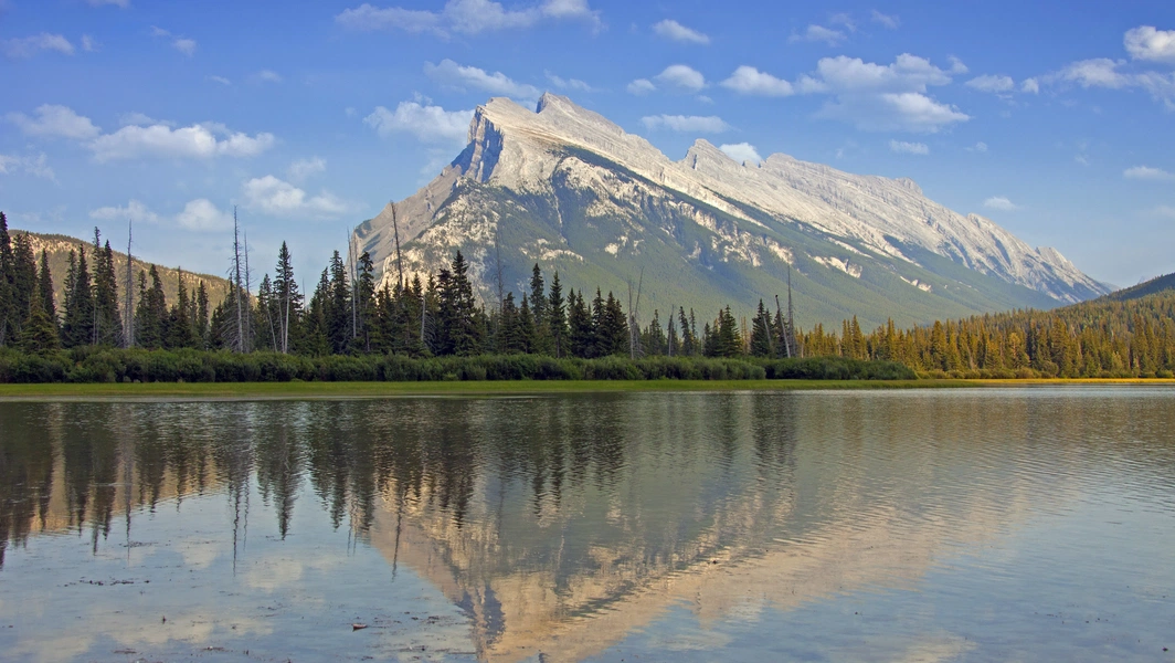 Chasing golden hours at Vermilion Lakes