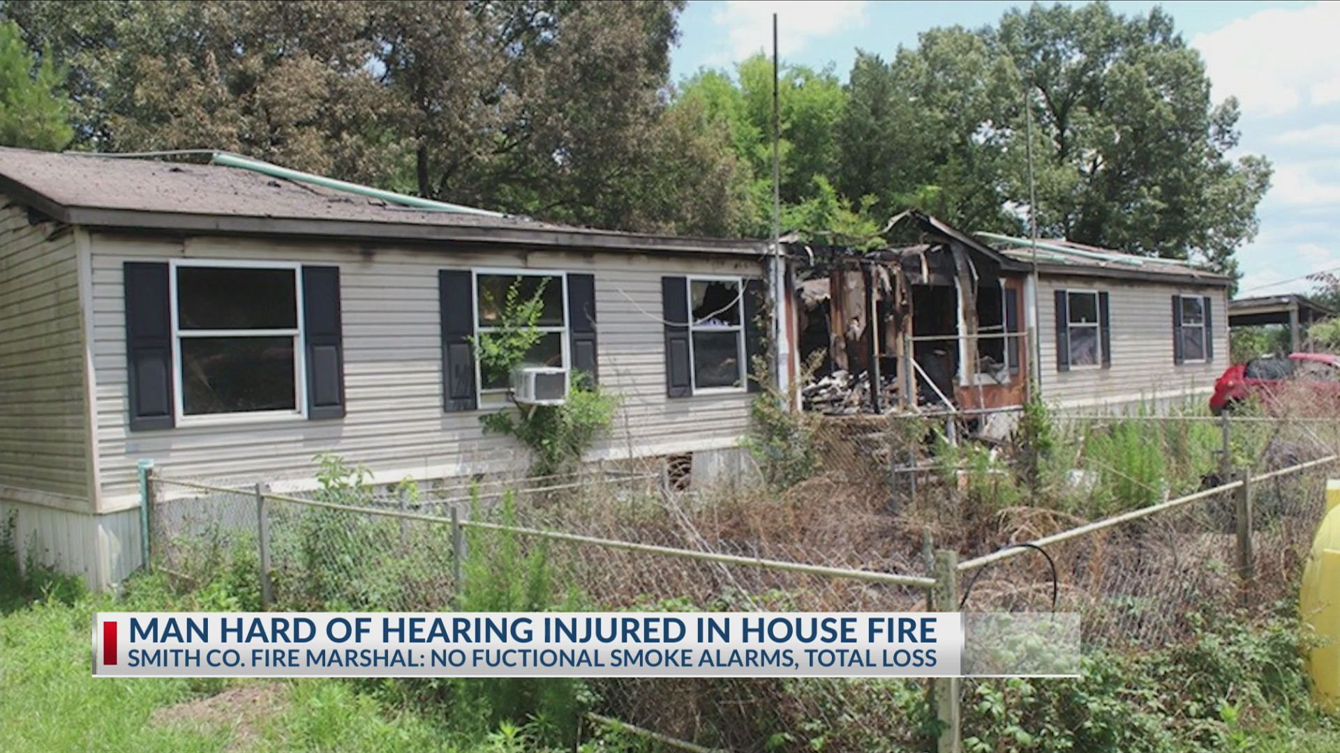 Man escapes, 2 dogs killed in Smith County house fire