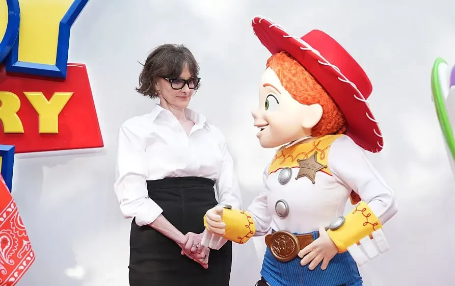 Joan Cusack ends 11-year red carpet hiatus at 'Toy Story 5' premiere