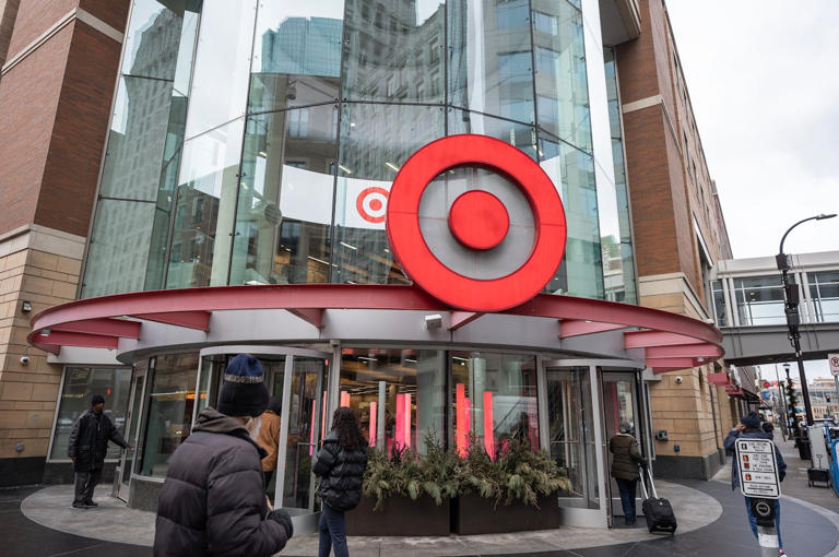 Gunfire in the heart of downtown Minneapolis critically wounds one man ...