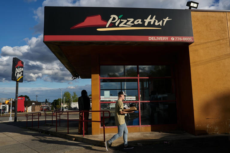Yum is in exclusive talks to sell Pizza Hut to LongRange