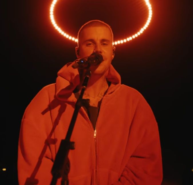 Que amor! Justin Bieber compartilha cliques do filho interagindo com ...