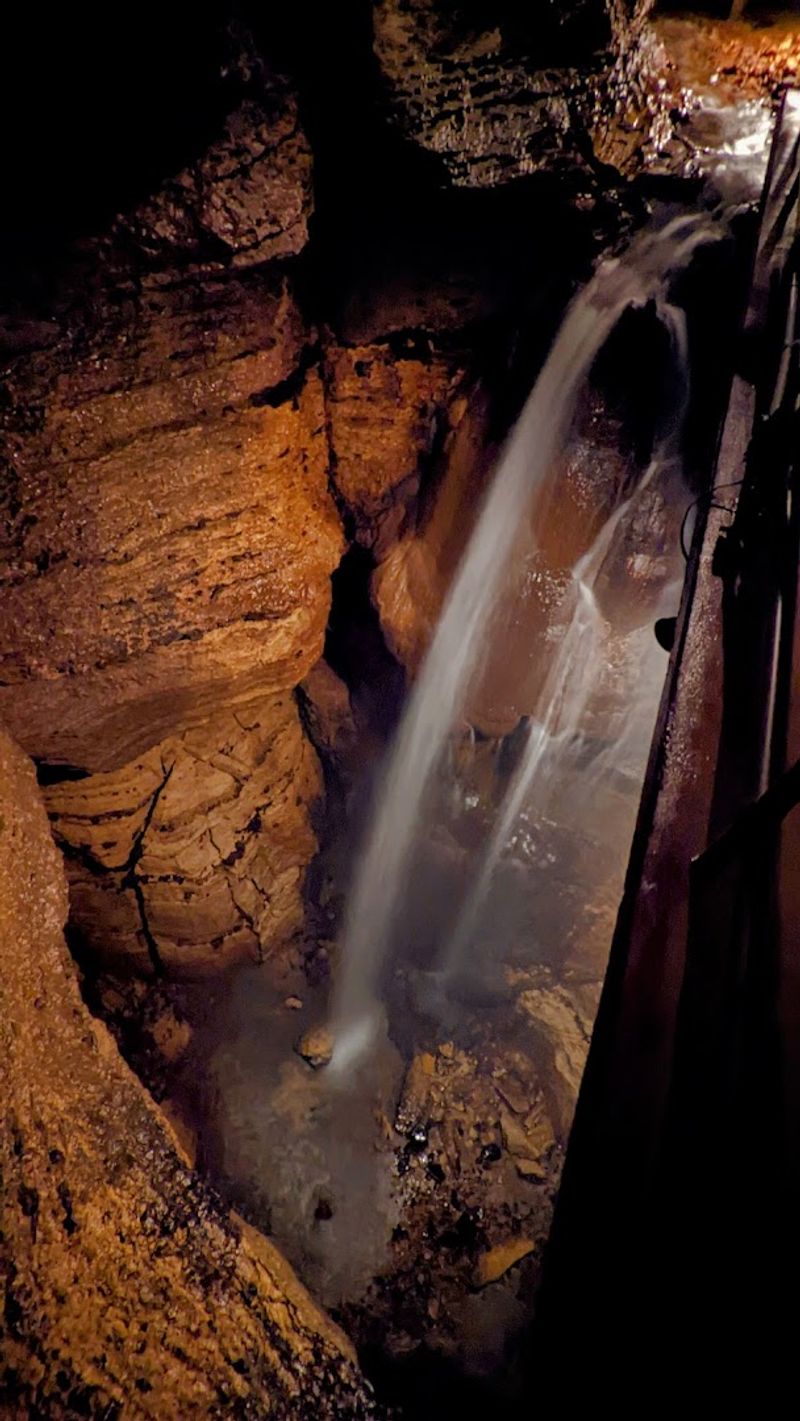 8 Minnesota caves you can tour without any caving experience