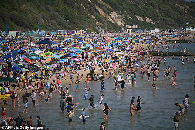 Stop using hosepipes, says Thames Water amid fears of shortages after ...