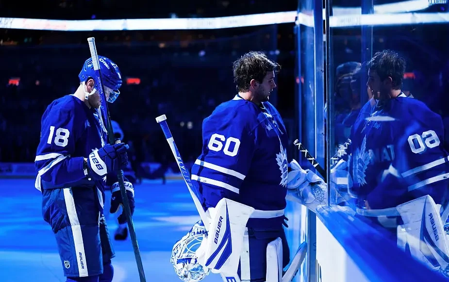 Leafs intensify pursuit of David Carle for head coach role